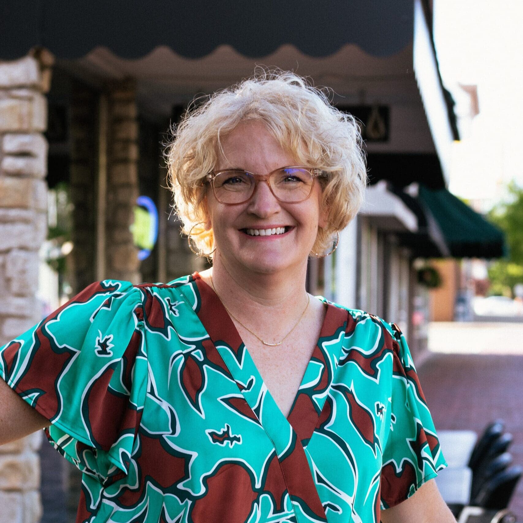 JULIE SMITH - Jessica Zweig